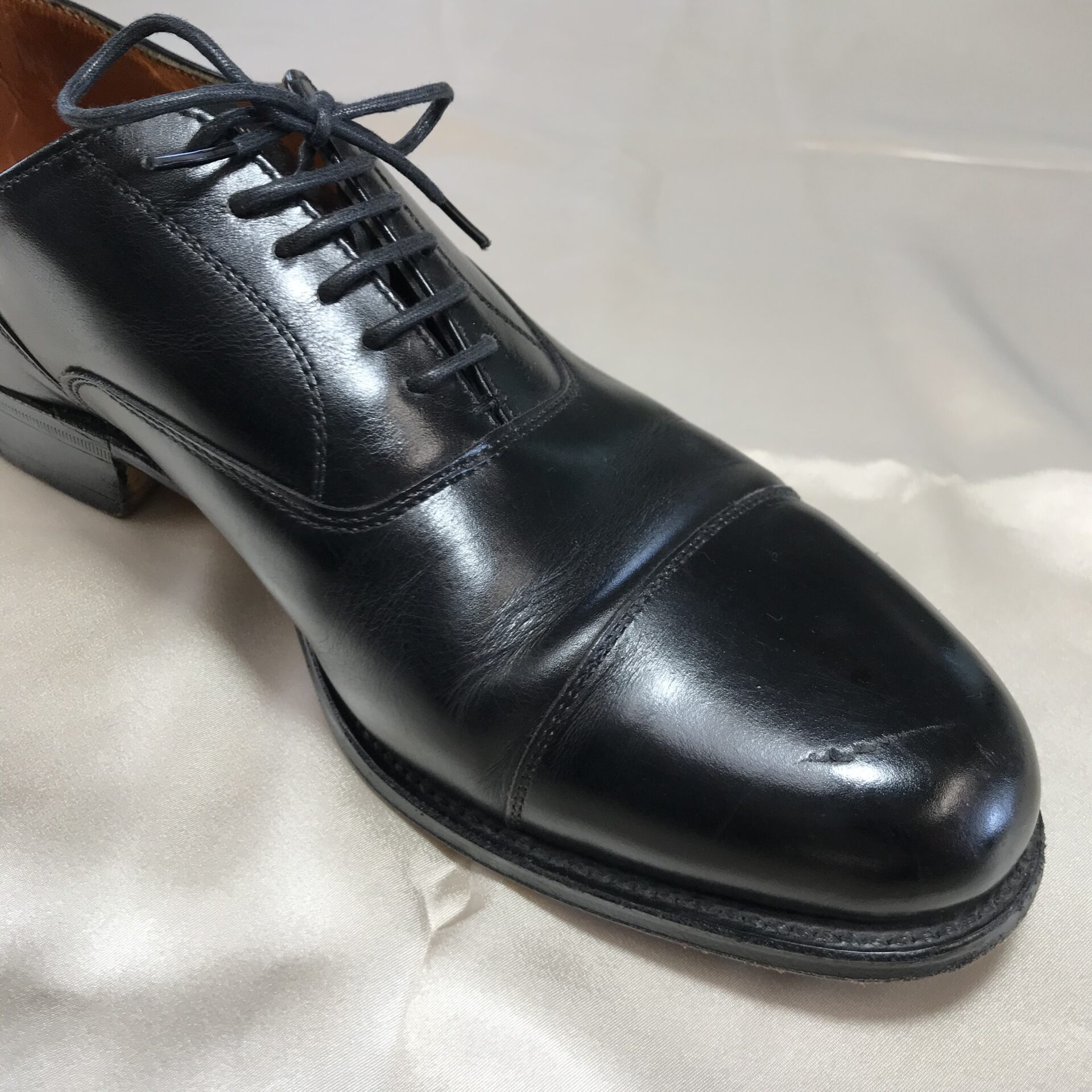 GRENSONドレスシューズのつま先傷補修｜上品な印象を取り戻すメンテナンス | Brad Master